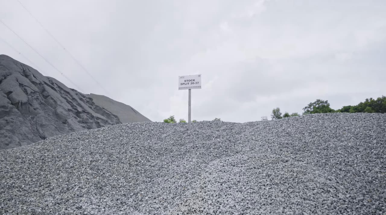 Dari Quarry ke Struktur: Perjalanan Bahan Baku Menjadi Beton Precast ...